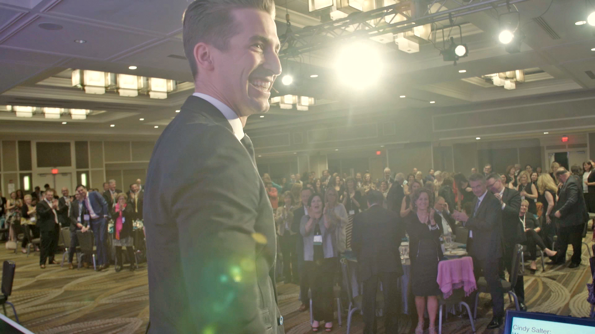 How to WIN in any business? Put your customers FIRST! - Max Major - Keynote Speaker